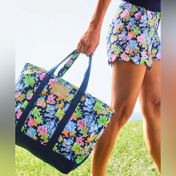Lilly Pulitzer | Bags | Mickey And Minnie Mouse Canvas Tote By Lilly ...